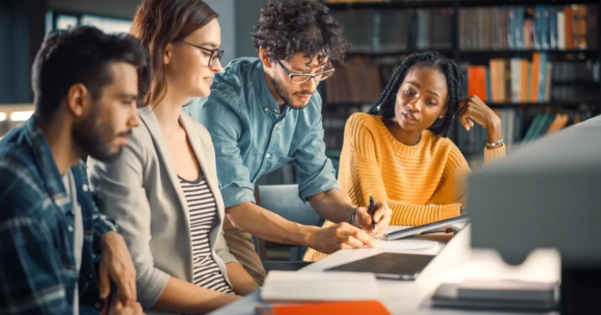 Global in House | La Ibero